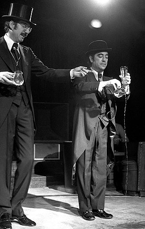 Imprimir : JOSÉ LUIS COLL, HUMORISTA (1931-2007).